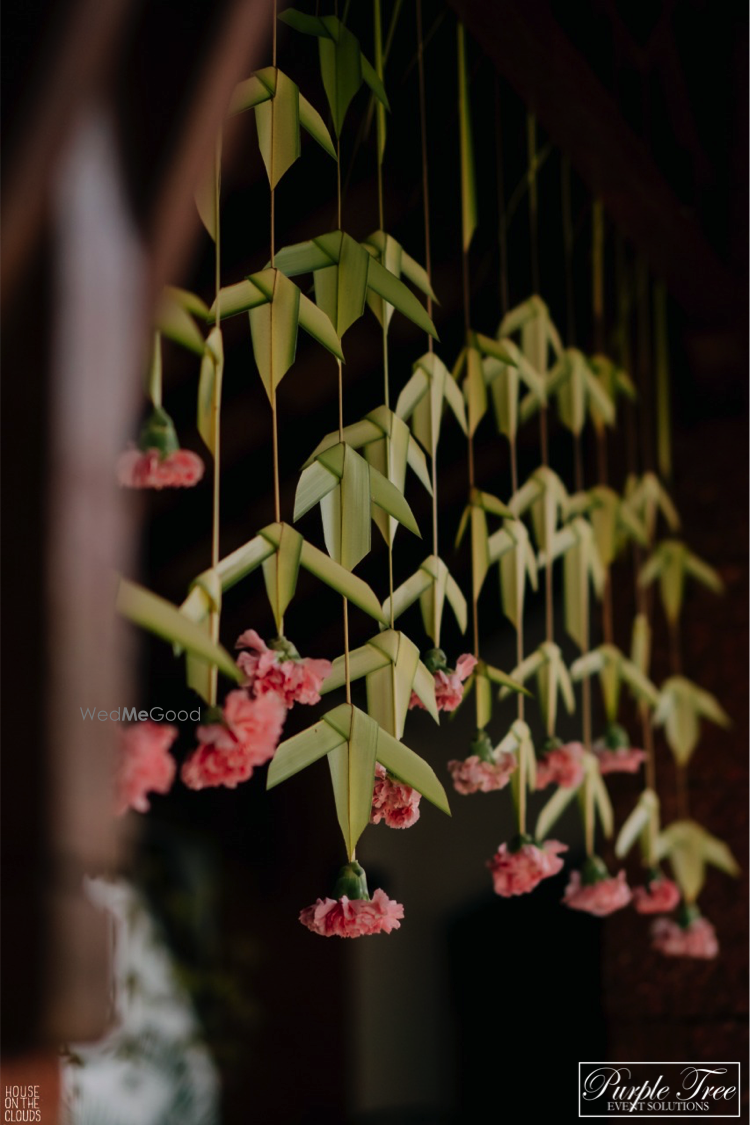 Photo of Hanging leaves in decor