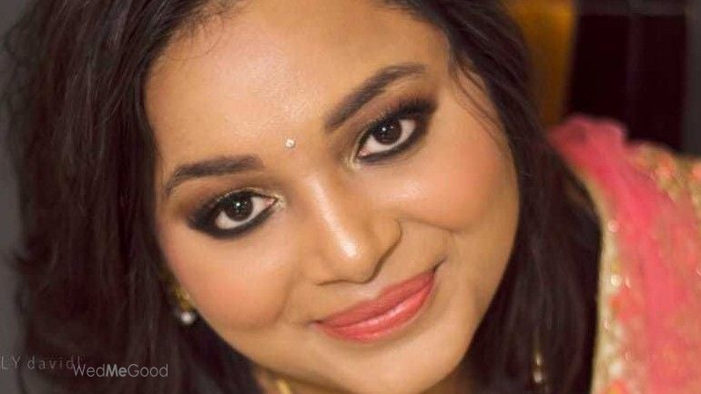 Sandhya Agarwal Makeup and Hair Artist - Price & Reviews | Mumbai ...