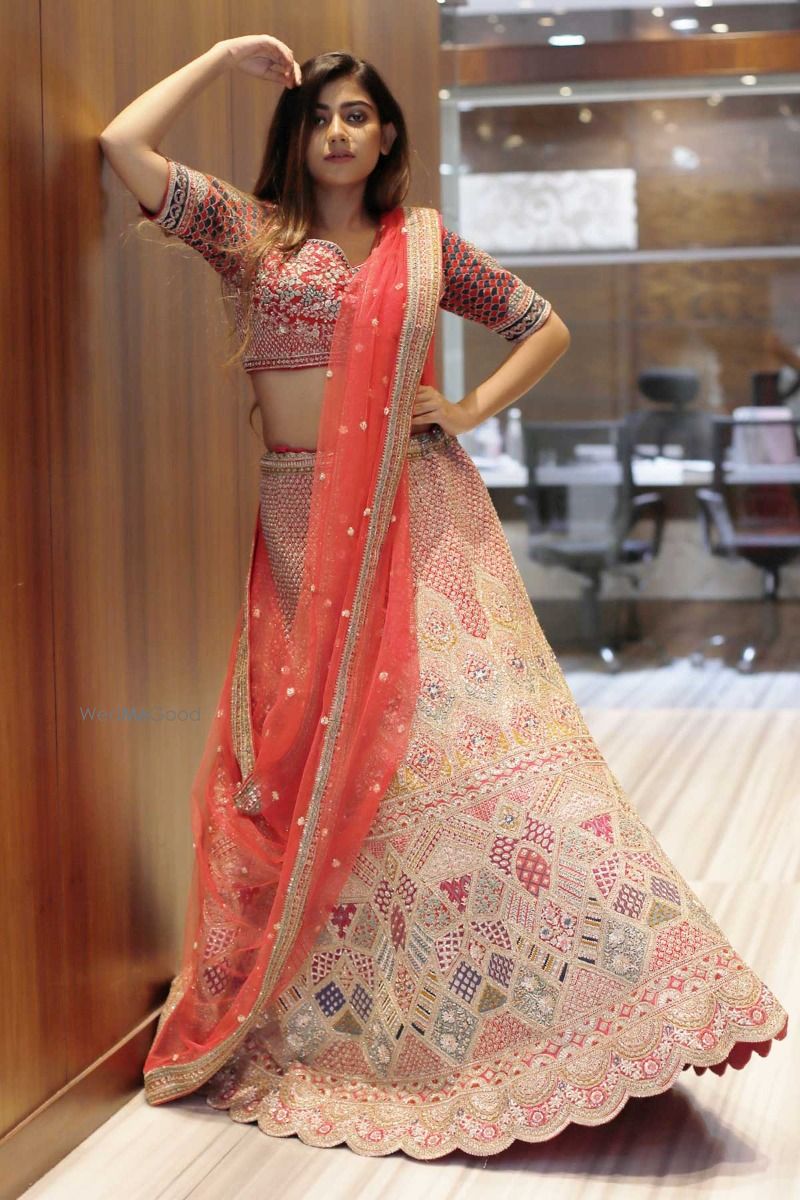THREAD AND ZARDOZI HANDWORK RED DESIGNER BRIDAL LEHENGA